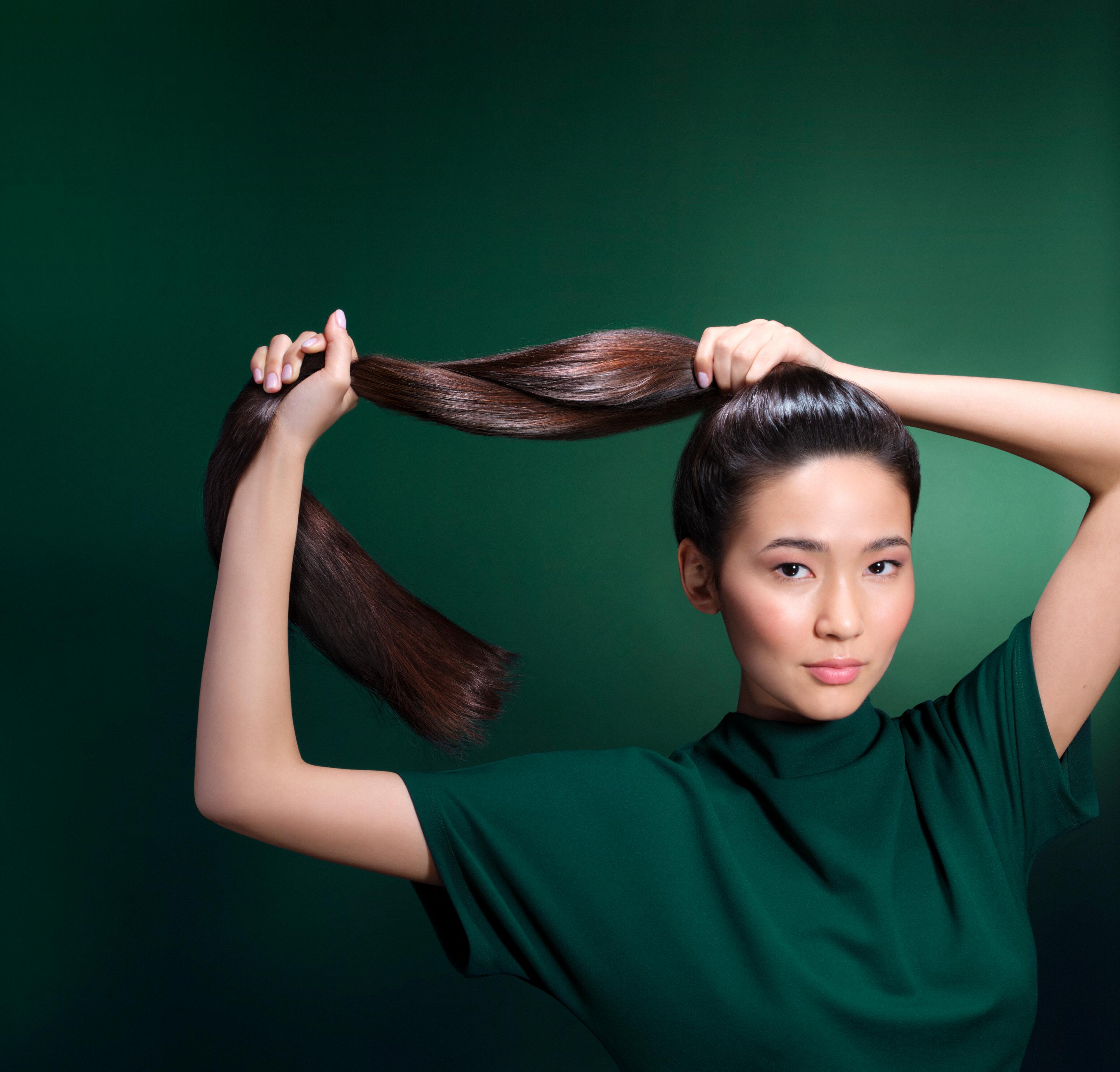 Cheveux abîmés, cassants, effet paille : comment les réparer