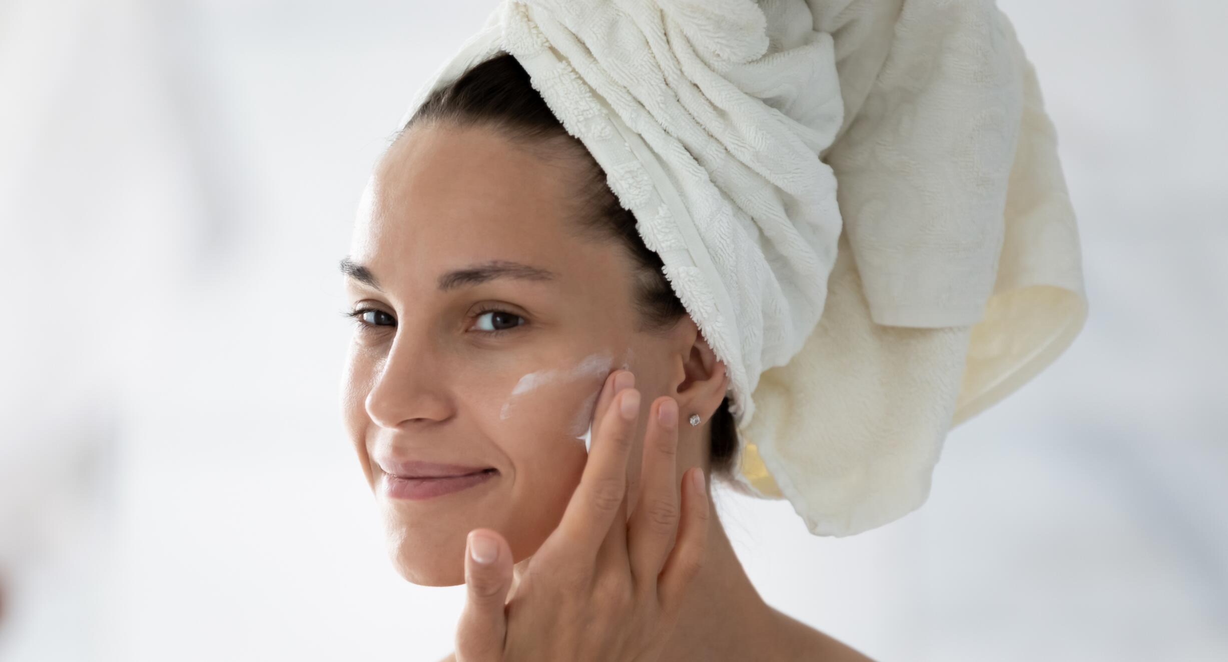 Comprendre et soigner les rougeurs du visage | A-DERMA