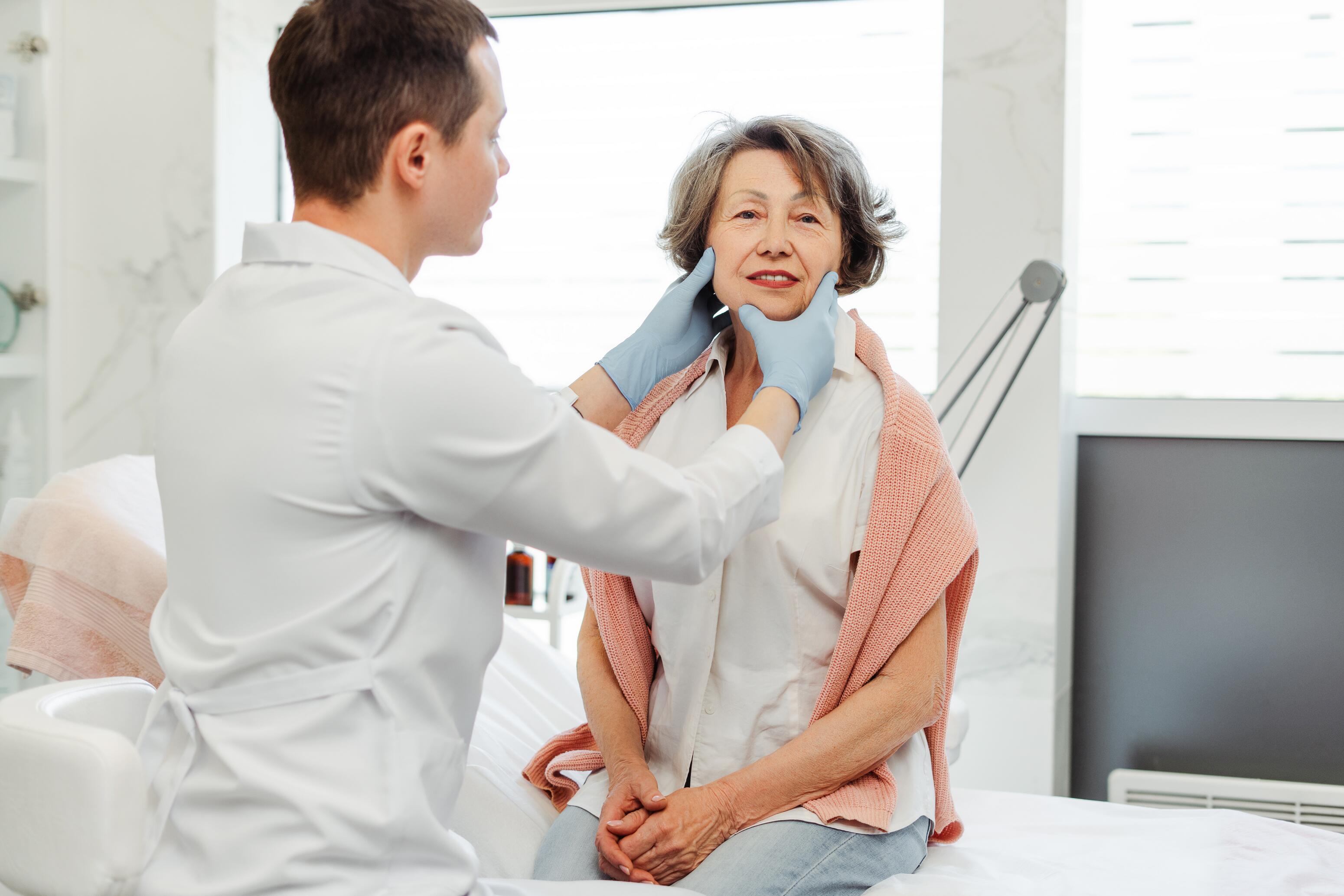 Dermite séborrhéique sur le visage : causes et traitement | Ducray