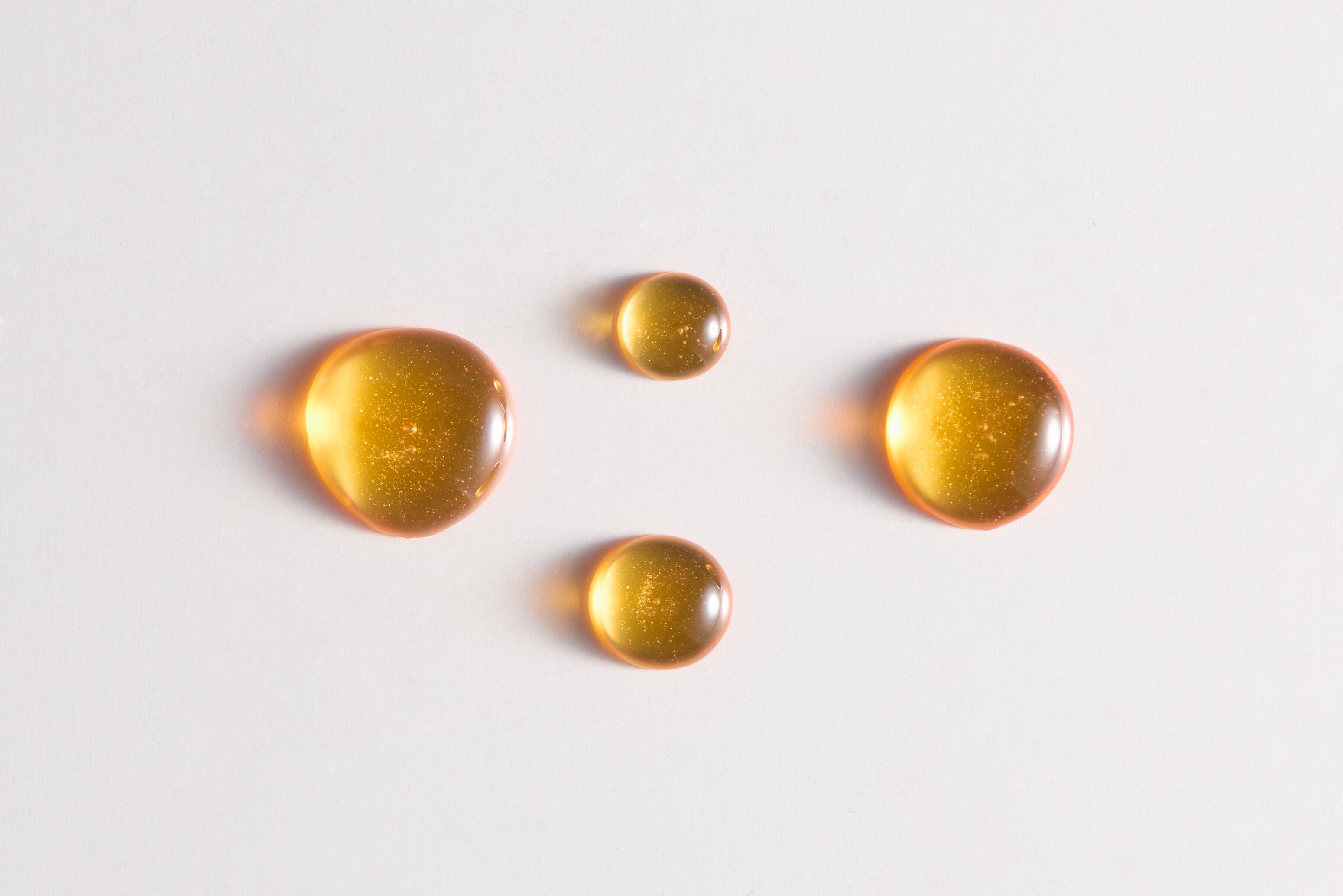 Cheveux abîmés, cassants, effet paille : comment les réparer